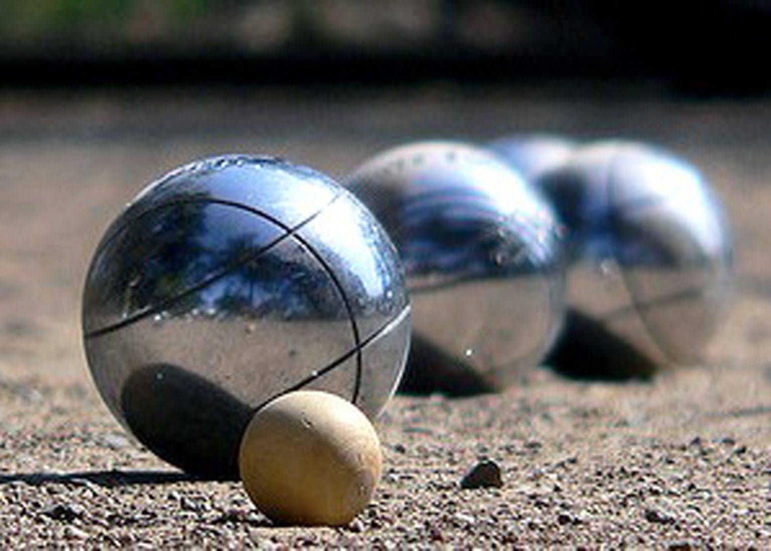 Quels diamètres et poids boules de pétanque choisir